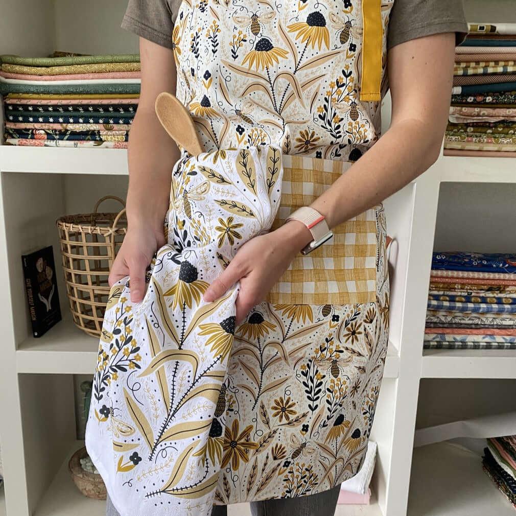 Bee Garden Apron & Tea Towel Gift Set - Ready to Gift – Gingiber